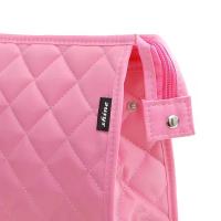 China Diamond Stitch Pattern Zipper Cosmetic Bag For Travel 19cm×12cm×6cm for sale