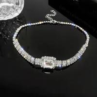 China Alloy Material Pearl And Rhinestone Necklace With Shiny Crystal Diamond for sale