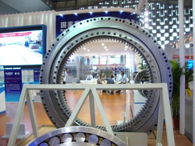 China High precision large cross roller slewing ring bearings, support large axial, radial load for sale