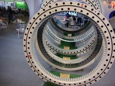 China External 50Mn , 42CrMo Gear Thin Section Slewing Ring Bearing ( OD 504 - 1198mm ) for sale