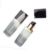 China Airless Square Glass Lotion Bottle For Essence Liquid Foundation Cosmetics for sale