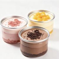 China Round Clear Plastic Cake Packaging Can with Lid for Dessert Tiramisu and Mousse Cake Display for sale