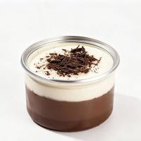 China Round Clear Plastic Cake Packaging Can with Lid for Dessert Tiramisu and Mousse Cake Display for sale