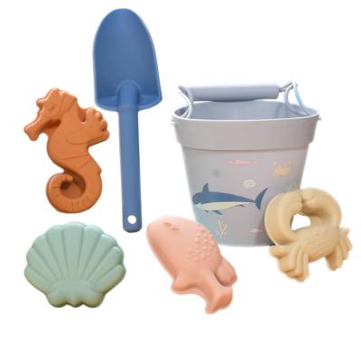 China Food Grade Silicone Beach Bucket Set 7 Piece Outdoor Sand Toy for Kids for sale