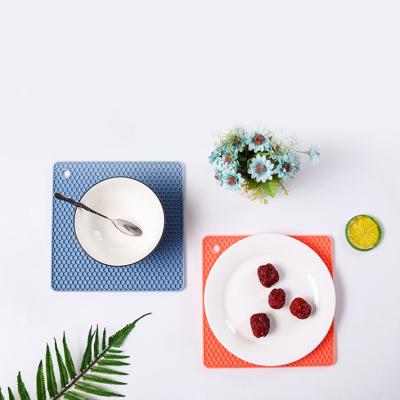 China Food Grade Silicone Potholder Heat Resistant Mat 340x340x4mm Non-slip Honeycomb Bowl Pad for sale