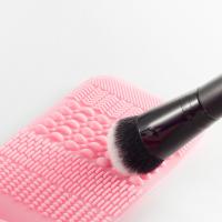China Reusable Silicone Folding Makeup Brush Cleaner 240x80mm Cosmetic Organizer for sale