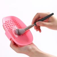 China Silicone Makeup Brush Cleaner Pad 100x165x45mm Soft Bristle Safe Suction Cup Design for sale