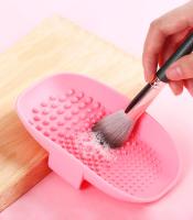 China Silicone Makeup Brush Cleaner Pad 100x165x45mm Soft Bristle Safe Suction Cup Design for sale