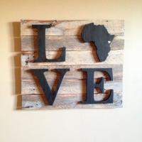 China Hanging Wood Pallet Plaque Long Life Span Apply To Hotel / Wedding / Office for sale