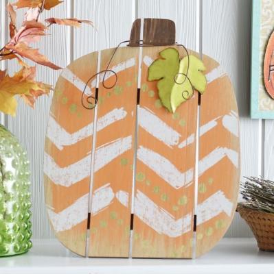 China Creative Wood Pallet Wall Art ，Economic Home Decor Signs And Plaques for sale
