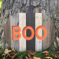 China Anti Rust Square Wood Pallet Plaque , Wood Pallet Love Signs 40 X 40 Cm for sale