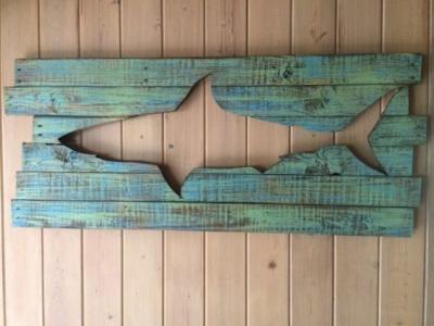 China Shark Shape Wood Pallet Plaque MDF Paper Printing Technique For Coffee Shops for sale