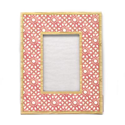 China Personalized Square Picture Frames , Economic Wood 15 X 10 Photo Frame for sale
