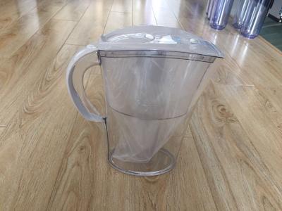 China Portable Alkaline Water Filter Pitcher 2.5L/3.5L Capacity with FDA Grade Clear Plastic and PH 8.5-9.4 Range for sale