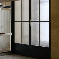 China Customized Begonia Pattern Glass High Transparency Tempered Glass For Window And Partition for sale