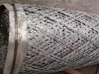 China DIN1.4301 Welded Wire Mesh AISI304 Razor Mesh Fence Customized for sale