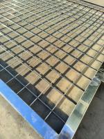 China Dia 2.5mm Welded Wire Mesh 120gm2 Diamond Razor Mesh Fence for sale