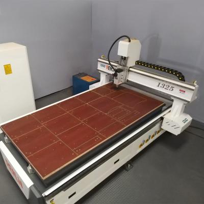 China 7.5kw CNC Woodworking Engraving Machine For Furniture Industry for sale