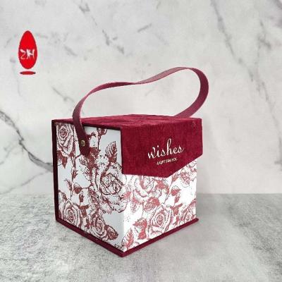 China PMS CMYK  Paper Gift Packaging Box Velvet Insert Magnetic Closure for sale
