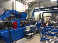 China Tilting 5.5Kw Plastic Recycling Line Pet Flake Granulation Machine for sale