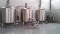 China Stainless Steel Buffer Tank 500-7000L Capacity with SUS304/SUS316L Construction and 60mm Insulation for sale