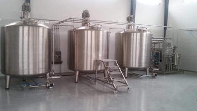 China Stainless Steel Buffer Tank 500-7000L Capacity with SUS304/SUS316L Construction and 60mm Insulation for sale