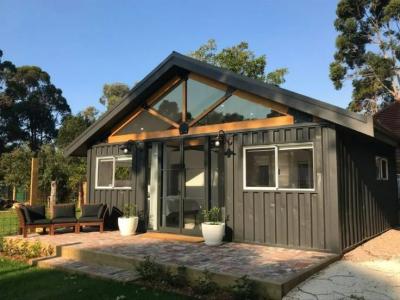 China Fast Assemble 2 Bedrooms Camp Portable Sliding Camp Expandable Container House with Lowest Price for sale