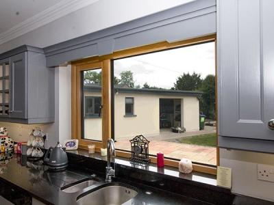 China Frameless Steel Windows Maximum Visibility / Heavy Duty Window With Steel Frame for sale