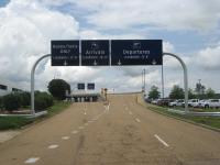 China Steel Overhead Monotube & Truss Span Sign Structures for Highways - 3-15m Height, 120-180km/h Wind Resistance for sale
