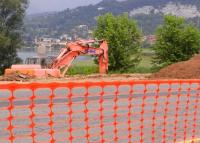 China Orange Heavy Duty Windbreak Netting 30m 50m with 50-60% Wind Reduction HDPE Mesh Fencing for sale