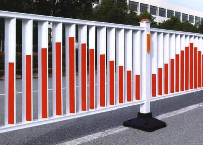 China PVC Coated Road Fence 0.6-2m Height Anti-UV High Visibility Safety Barrier for sale