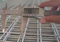 China 12 Gauge 1/4 Inch Welded Wire Mesh Hot Dipped Galvanized with 122g/m² Zinc Coating and High Tensile Strength for sale