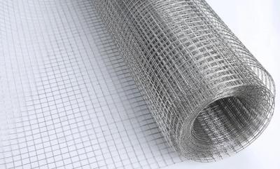 China Silver Galvanized Welded Wire Mesh Roll 2x2cm Opening with 1-10mm Wire Diameter for Construction and Fencing for sale