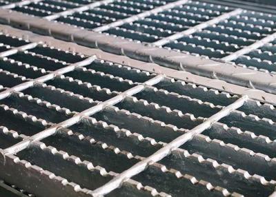 China Welded Steel Grating 2' to 4' Width with Smooth or Serrated Surface Options for Industrial Platforms for sale