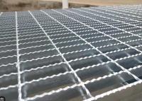 China Serrated Steel Grating with Anti-Slip Surface for Wet Environments - Multiple Materials and Fabrication Options for sale