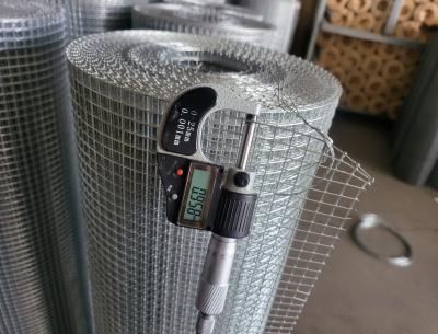 China Galvanized Welded Wire Mesh Roll 2x2cm Mesh 5m Length Corrosion Resistant for sale