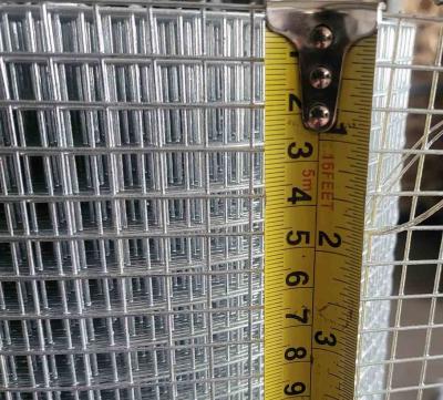 China Galvanized Welded Wire Mesh 1mm-10mm Diameter Carbon Steel Rolls for Fencing and Construction for sale