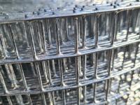 China Galvanized Welded Wire Mesh 2.5-25cm Mesh Size 1mm-10mm Wire Diameter Custom Length for sale