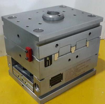 China Traceless 2 Cavity High Precision Injection Mold Parts for sale