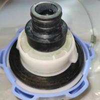 China Urea Cap SZ974000727 The Ideal Choice for Howo Shacman Delong X3000M3000 Truck Parts for sale