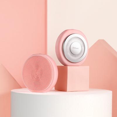 China DC3.7V 350mA Face Cleaning Mini Electric Massage Brush for sale