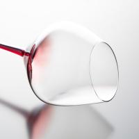 China Electroplated Slanted Red Tinted Wine Glasses 19 Ounces Lead Free 550ml Hand Blown for sale