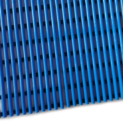 China Comfortable Barefoot Anti Slip PVC Floor Mat Wet Area Matting Tubular Design for sale