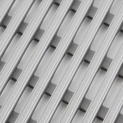 China PVC Anti-Slip Grid Floor Mat 0.9-1.2m Width for Swimming Pools Changing Rooms for sale