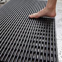China Double Layer PVC Tube Drainage Mat Round Rod Open Grid Anti Slip PVC Mat for Pool Kitchen and Wet Area for sale
