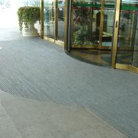 China Heavy Duty Outdoor 6063-T5 Anodized Aluminum Entrance Mat with Anti Slip Surface and Custom Size for Storefronts for sale