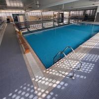 China 12mm Thickness Anti Slip PVC Floor Mat with Hollow Grid Design for Commercial Pool Drainage for sale