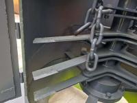 China Agriculture Vertical Crusher for Animal Feces and Soft Material Crushing 800 KG Weight for sale