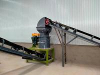 China Agriculture Vertical Crusher for Animal Feces and Soft Material Crushing 800 KG Weight for sale