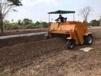China Yushunxin Walking Composter for Harmless Treatment of Animal Manure and Organic Waste for sale